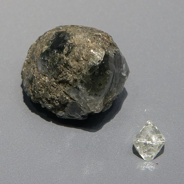 උල්කාෂ්මවල(meteorites) එකලාව පවතින දුර්ලභ දියමන්ති ස්වරූපයක්හඳුනා ගැනේ ...